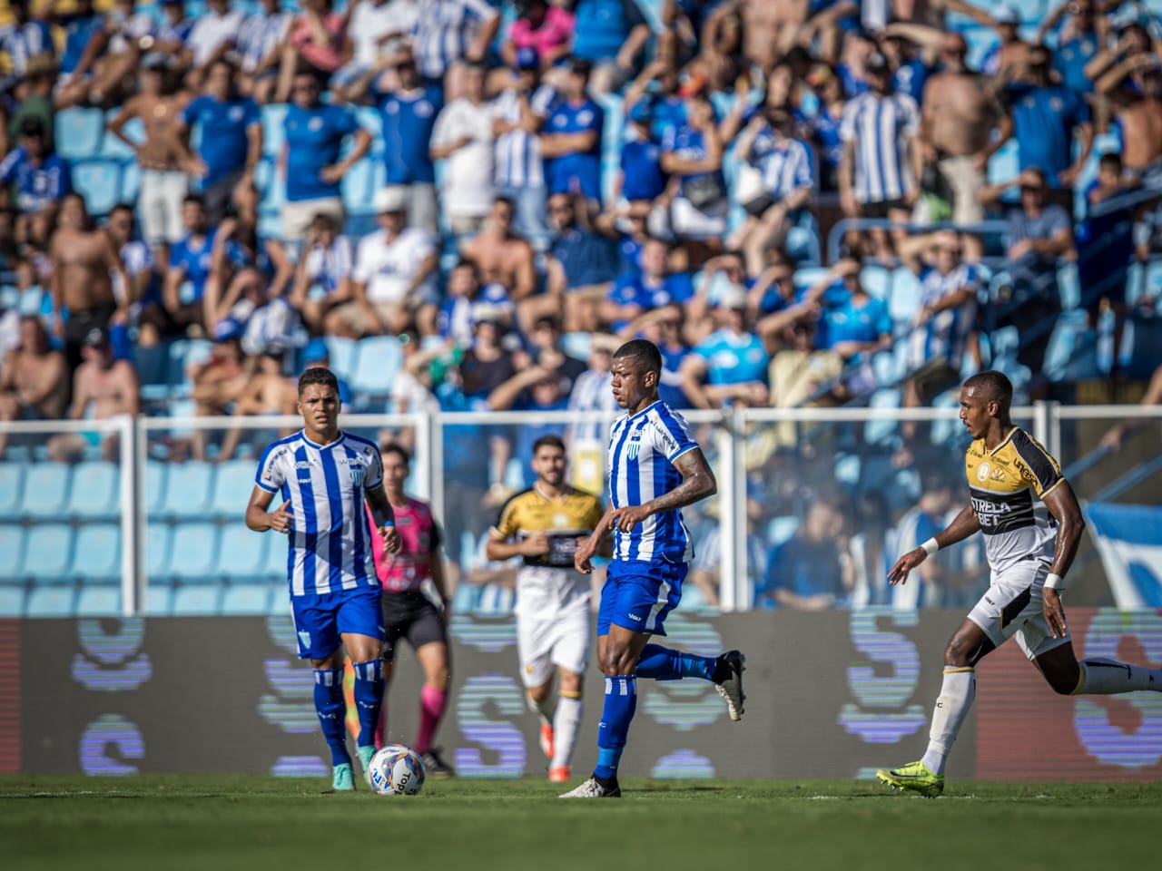 Avaí é superado pelo Criciúma na Ressacada — Avaí F.C.