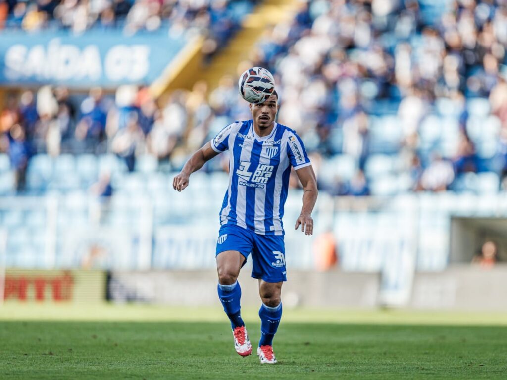 Avaí luta até o fim, mas é superado pelo Athletico Paranaense na ...