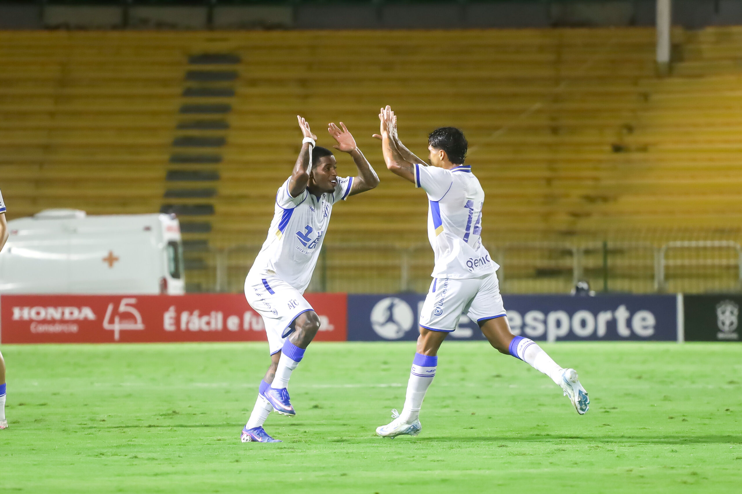 Avaí e Volta Redonda-RJ ficam no empate pela partida de IDA da ...